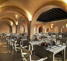 3 restaurantes: servem almoços e jantares