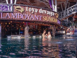 7 piscinas externas, espreguiçadeiras