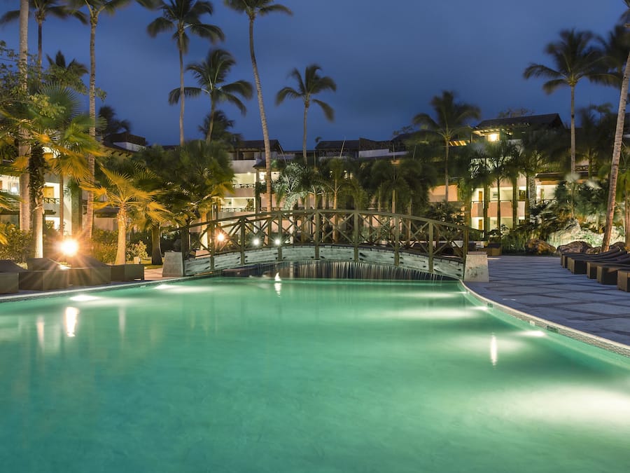 3 piscinas exteriores, espreguiçadeiras