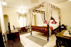 Suite Royal, 1 cama de casal | Roupa de alta qualidade, camas de colchão viscoelástico 