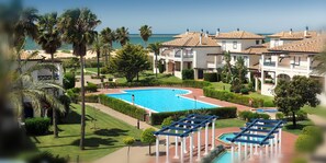 2 piscinas exteriores 