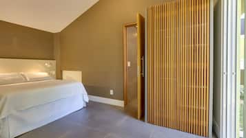 Dúplex de Luxo, 2 quartos, varanda | Minibar, cofre no quarto, ferro/tábua de engomar, Wi-fi grátis