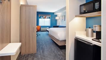Quarto standard, 1 cama King e sofá-cama | Roupas de cama premium, cofres nos quartos, escrivaninha