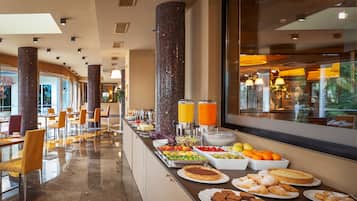 Pequeno-almoço tipo buffet diário incluído