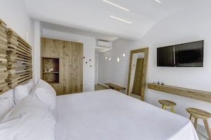Quarto Duplo ou Twin Deluxe | Cofre no quarto, Wi-fi grátis, roupa de cama fornecida