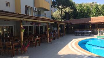 Pequeno-almoço tipo buffet diário (8 GBP por pessoa)