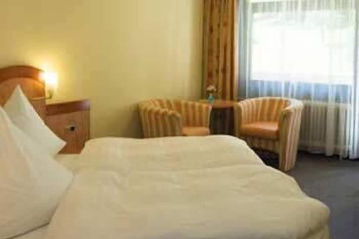 Quarto casal | Cofres nos quartos, escrivaninha, Wi-Fi de cortesia, roupa de cama