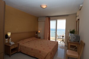 Estúdio de Luxo, vista para o mar | Cofre no quarto, secretária, quartos insonorizados 