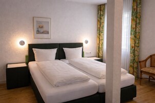 Suite | Cofre no quarto, secretária 