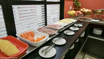 Pequeno-almoço tipo buffet diário incluído