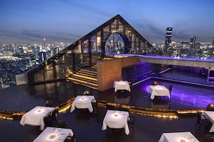 Tower Club Suite City View with Dinner once per stay at Breeze Restaurant above the Bangkok Skyline | Roupas de cama premium, frigobar (abastecido com alguns itens grátis)