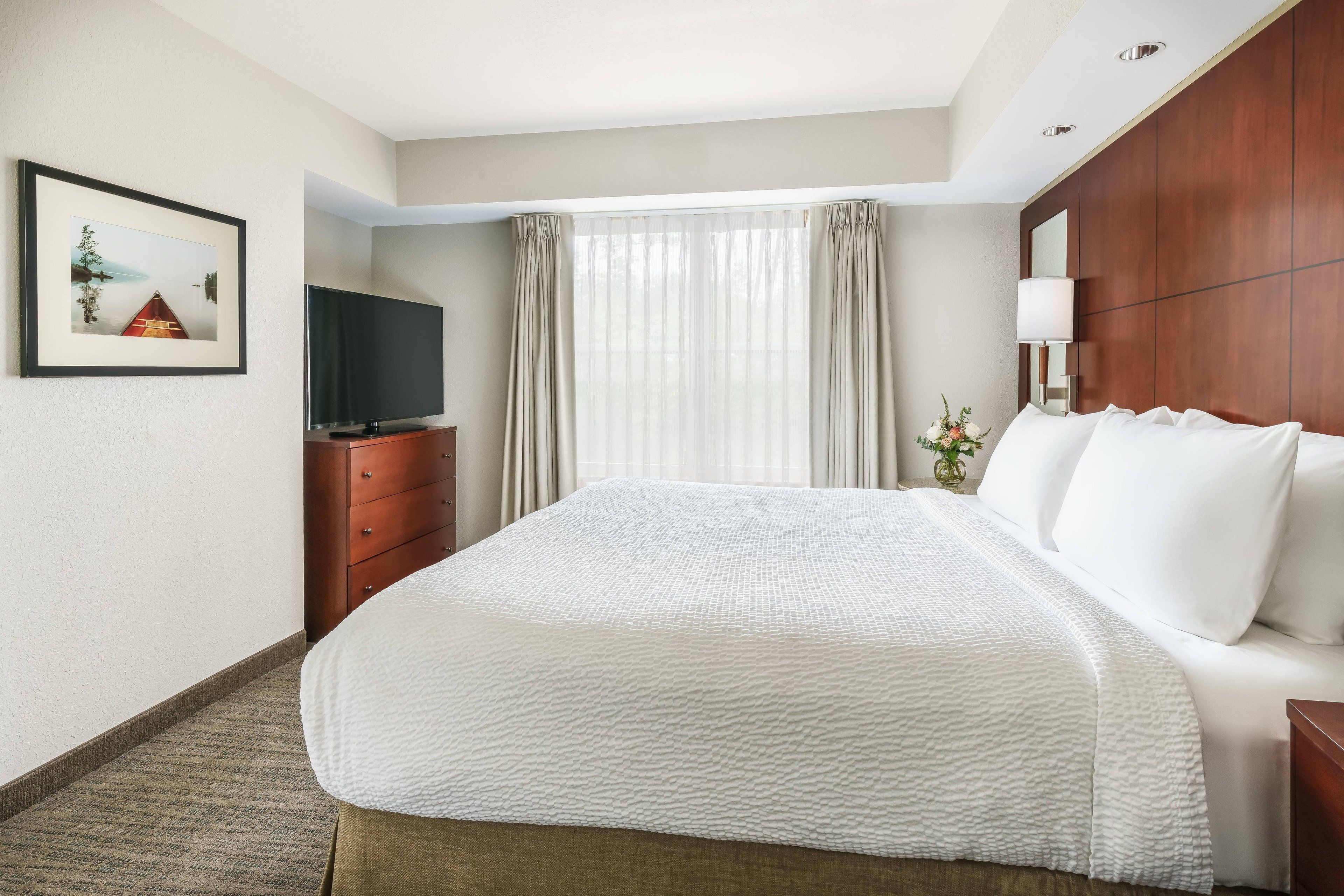 Top 5 Hotels With 2 Bedrooms Near Burlington, Vermont | Trip101
