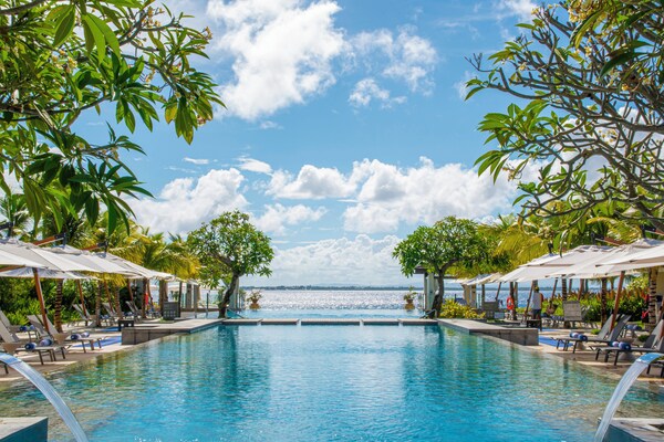 Crimson Resort And Spa Mactan - Lapu-Lapu City