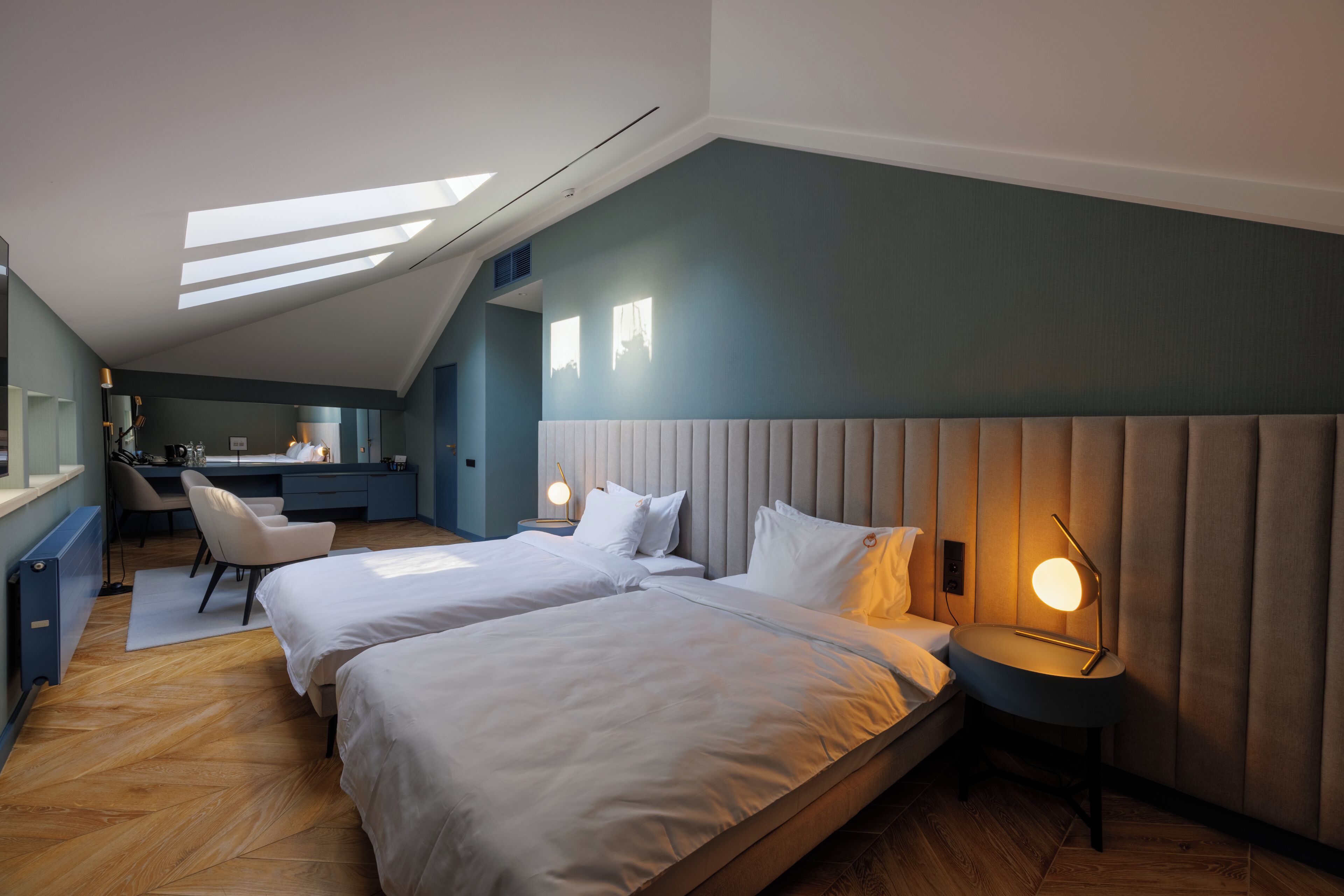 Quarto duplo standard | Roupas de cama premium, frigobar, cofres nos quartos