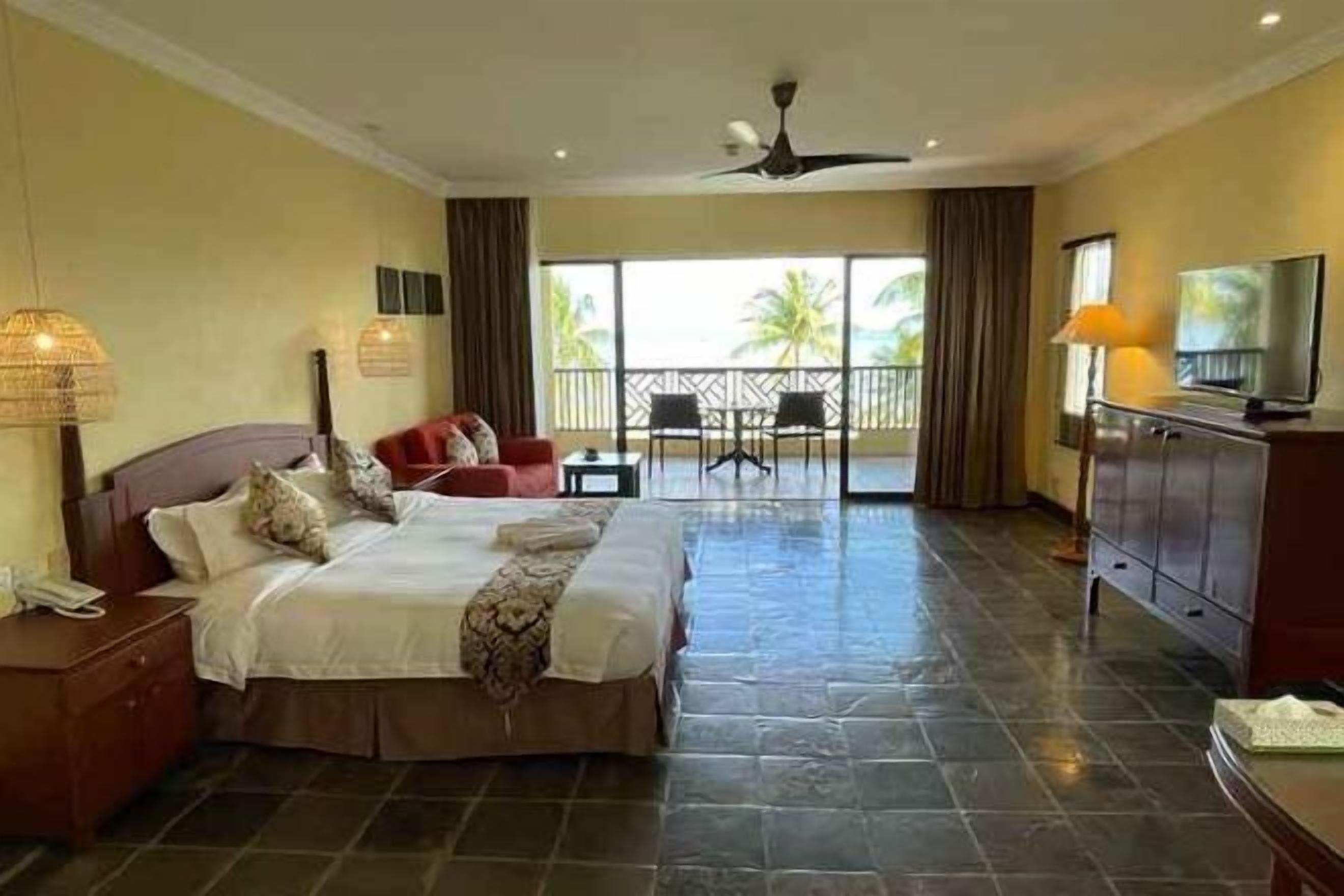 Minibar, cofre no quarto, quartos insonorizados, ferro/tábua de engomar 