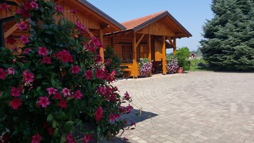 Bungalow Familiar, 1 quarto, varanda, junto ao pátio | Camas de colchão Select Comfort, secretária, quartos insonorizados 