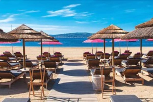 Perto da praia, 3 bares na praia