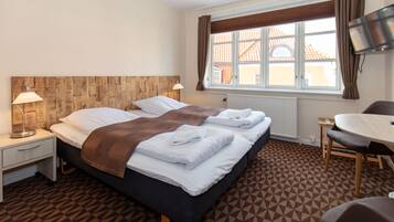 Quarto casal standard | Roupas de cama antialérgicas, cortinas blackout, quartos à prova de som