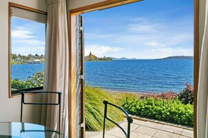 Quarto (Lakefront Unit 6 People) | Vista para o lago