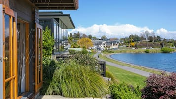 Quarto (Lakefront Unit 6 People) | Vista para o lago