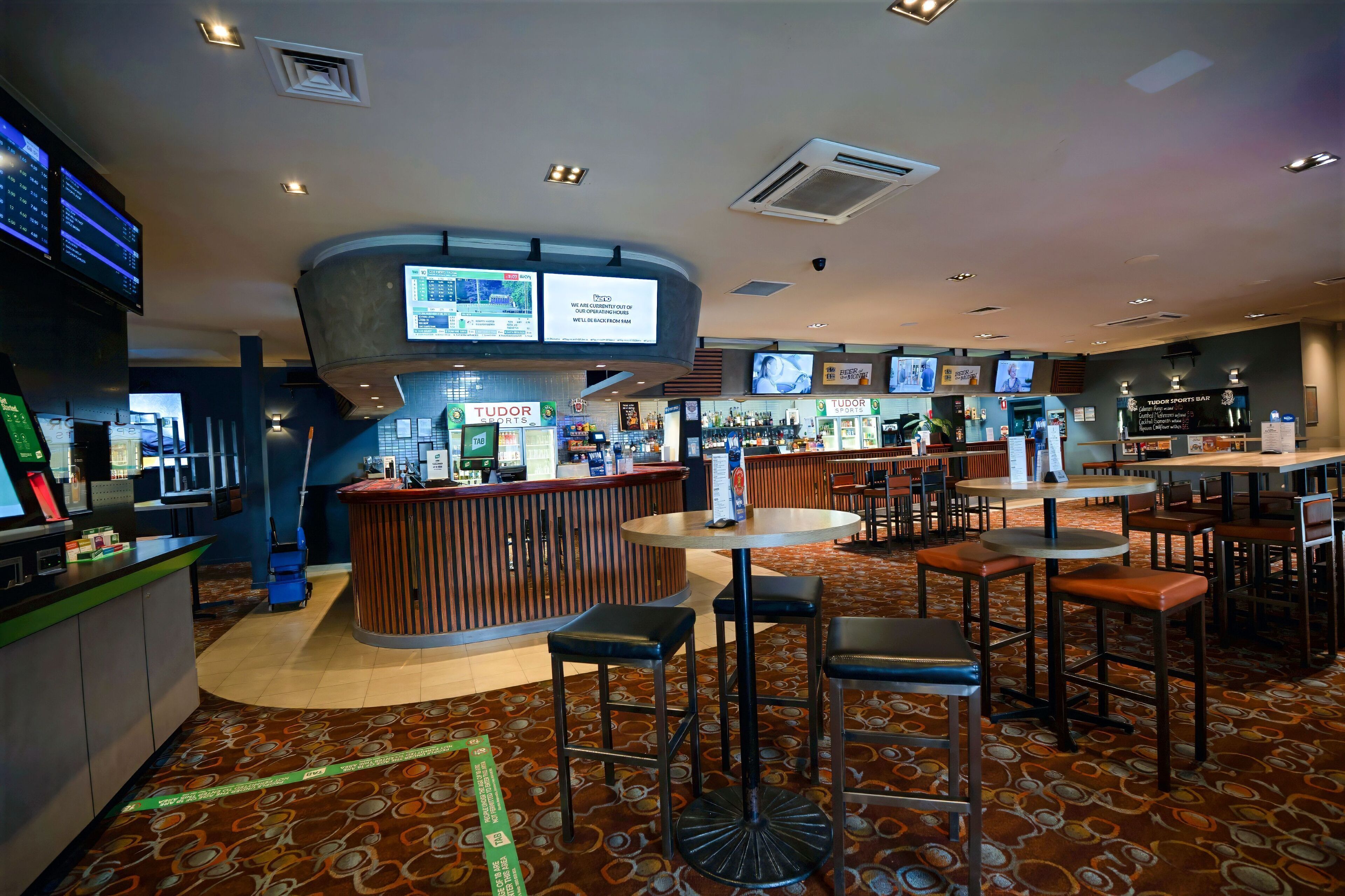 2 bares/lounges 