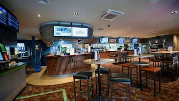 2 bares/lounges
