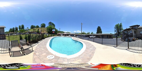 Relax Inn - Bryson City, NC