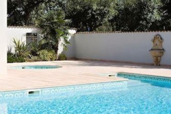 Piscina exterior sazonal