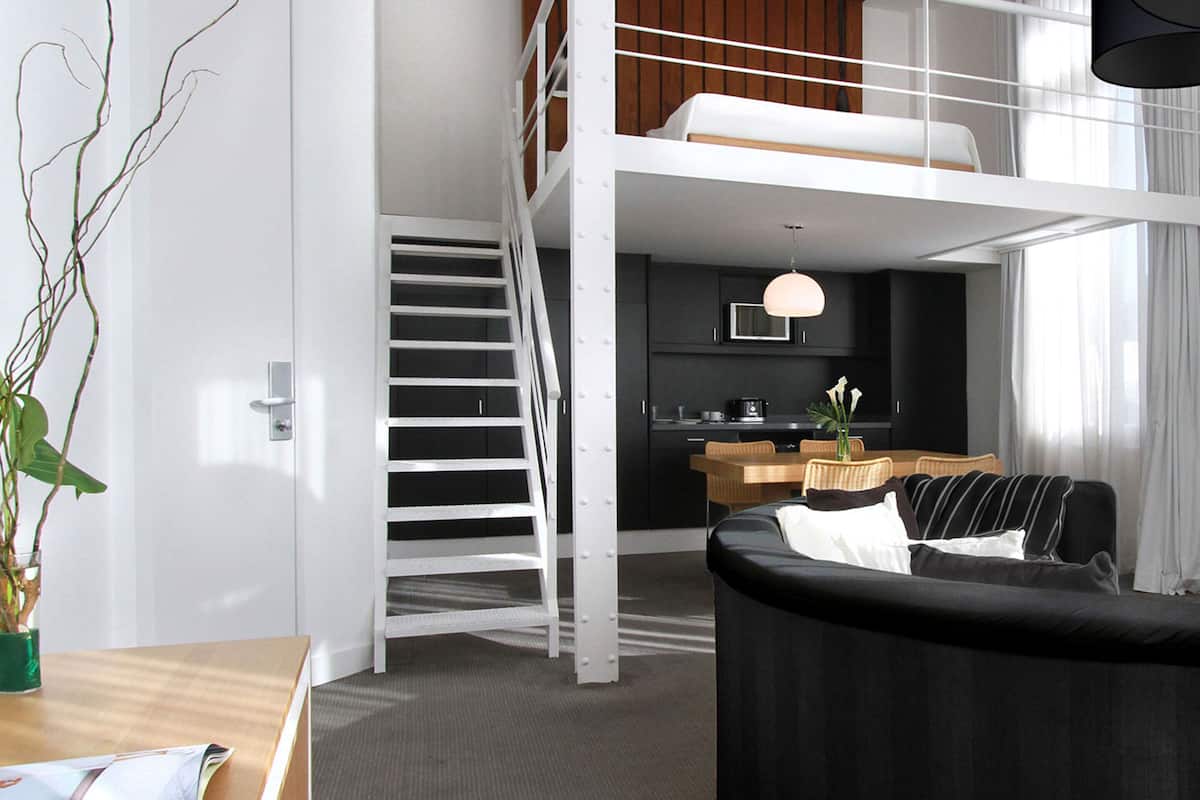 Quarto Duplo | Minibar, cofre com capacidade para portátil, secretária