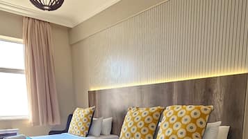 Quarto Triplo Superior | Cofre no quarto, secretária, Wi-fi