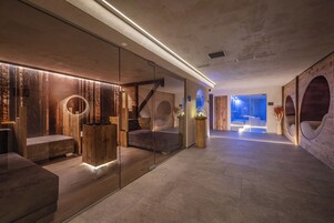 Sauna, banheira de hidromassagem, fontes termais/minerais, hammam