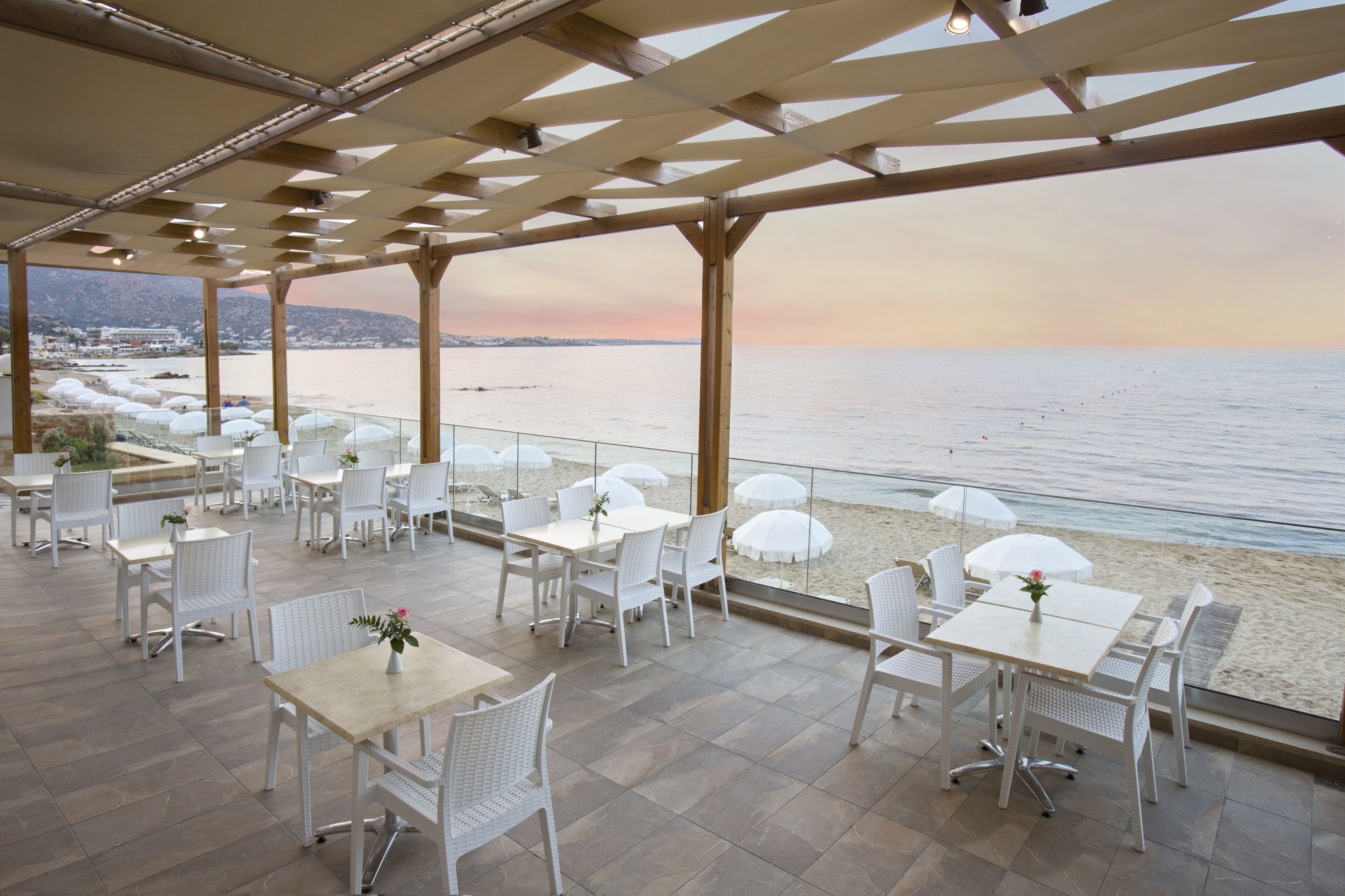 5 restaurantes: servem pequenos-almoços e jantares