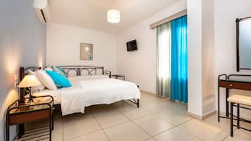 Quarto Standard, 3 camas individuais | Roupa de alta qualidade, camas de colchão pillowtop, minibar
