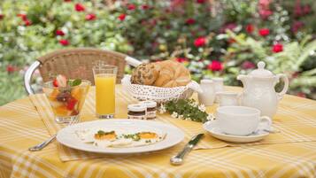 Café da manhã com buffet grátis todos os dias