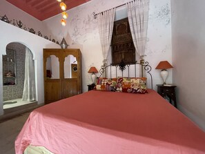 Apartamento Superior | Quartos insonorizados, ferro/tábua de engomar, Wi-fi grátis 