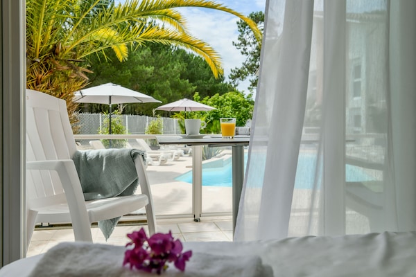 Quarto superior, terraço | Cofres nos quartos, escrivaninha, espaço de trabalho para notebook