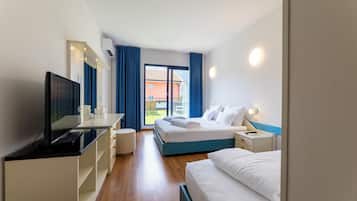 Quarto Triplo Superior | 1 quarto, roupa de alta qualidade, edredões de penas, minibar