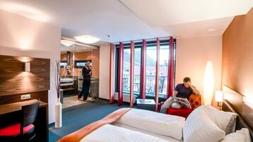 Cofre no quarto, secretária, Wi-fi grátis, roupa de cama fornecida