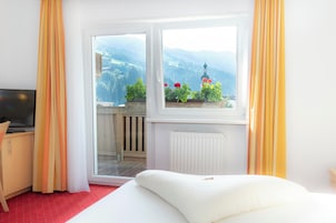 Quarto casal | Frigobar, cofres nos quartos, individualmente decorados