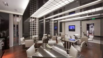 Café da manhã com buffet todos os dias (USD 26 por pessoa)