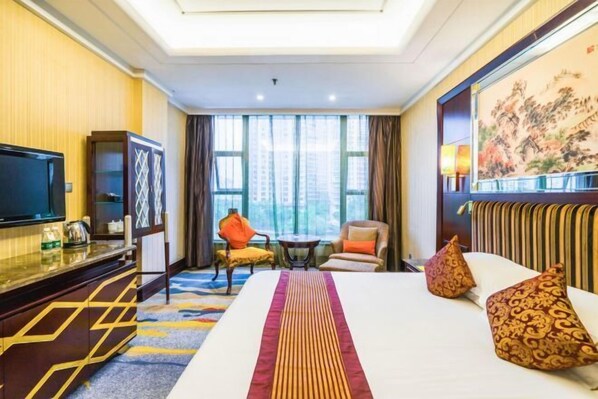 Minibar, cofre no quarto, ferro/tábua de engomar