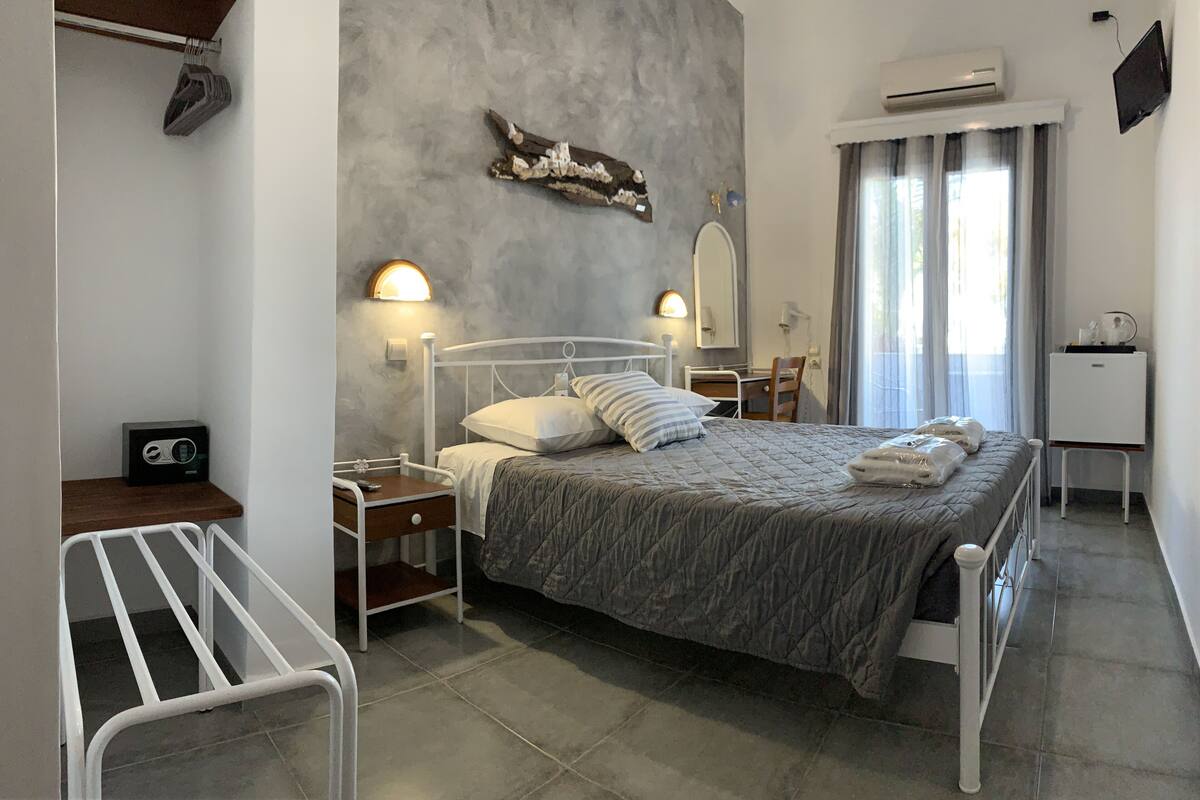 Quarto Standard | Cofre no quarto, secretária, quartos insonorizados 