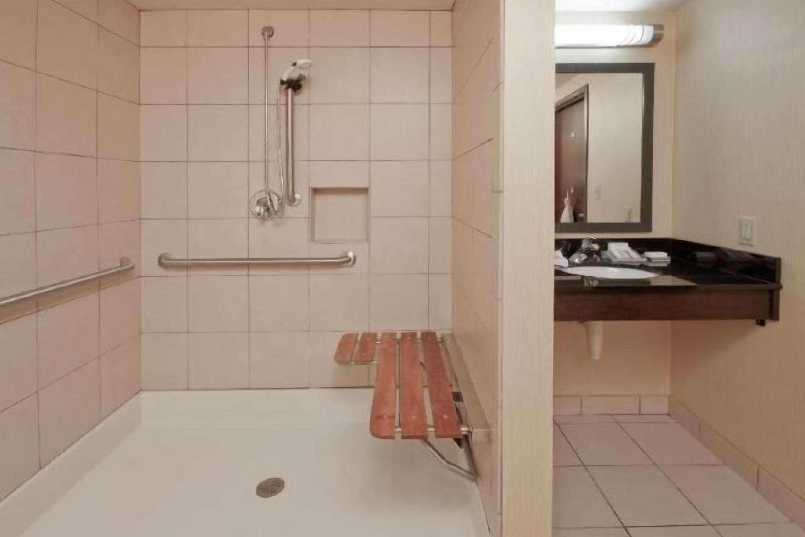 Banheiro | Chuveiro/banheira combinados, banheira de imersão