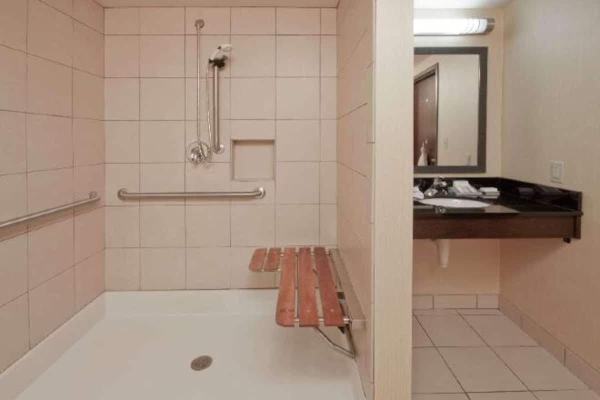 Banheiro | Chuveiro/banheira combinados, banheira de imersão