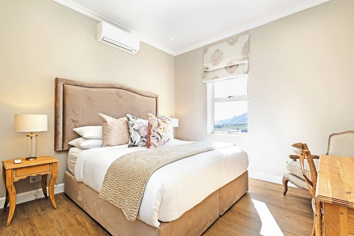 1 quarto, roupa de alta qualidade, camas de colchão Tempur-Pedic
