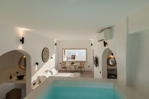 Superior Suite with Caldera View Indoor Hot Tub | Roupa de alta qualidade, cofre no quarto, quartos insonorizados 