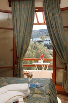 Quarto casal ou duplo, terraço, no piso térreo | Roupas de cama premium, cofres nos quartos, berços grátis