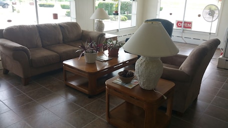 Sala de estar do lobby. Bakers Motel Norwich