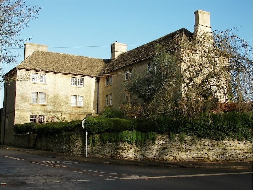 Manor Farm Bed & Breakfast - Cotswolds