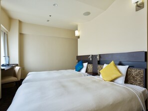 Quarto Twin Standard, não fumadores | Cofre no quarto, secretária, Wi-fi grátis, roupa de cama fornecida 